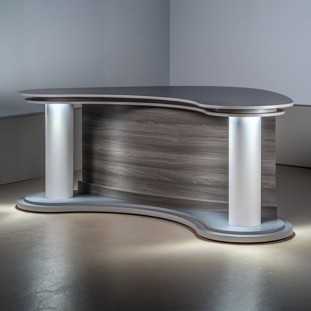 Large Classic Wide Angle News Desk – TVsetdesigns.com